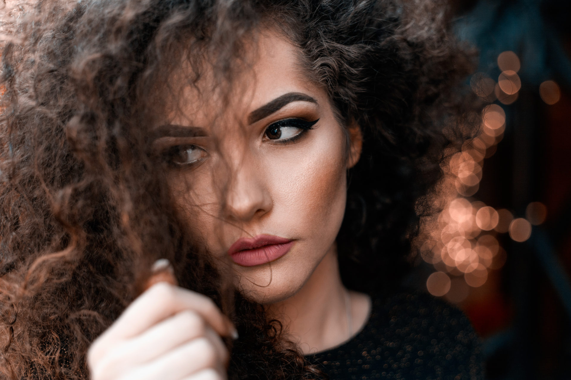 Know 8 Professional Make Up Tips to a Sharper & Slimmer Nose